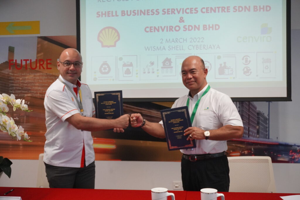 Signing ceremony for the implementation of Recycle for Life programme ...