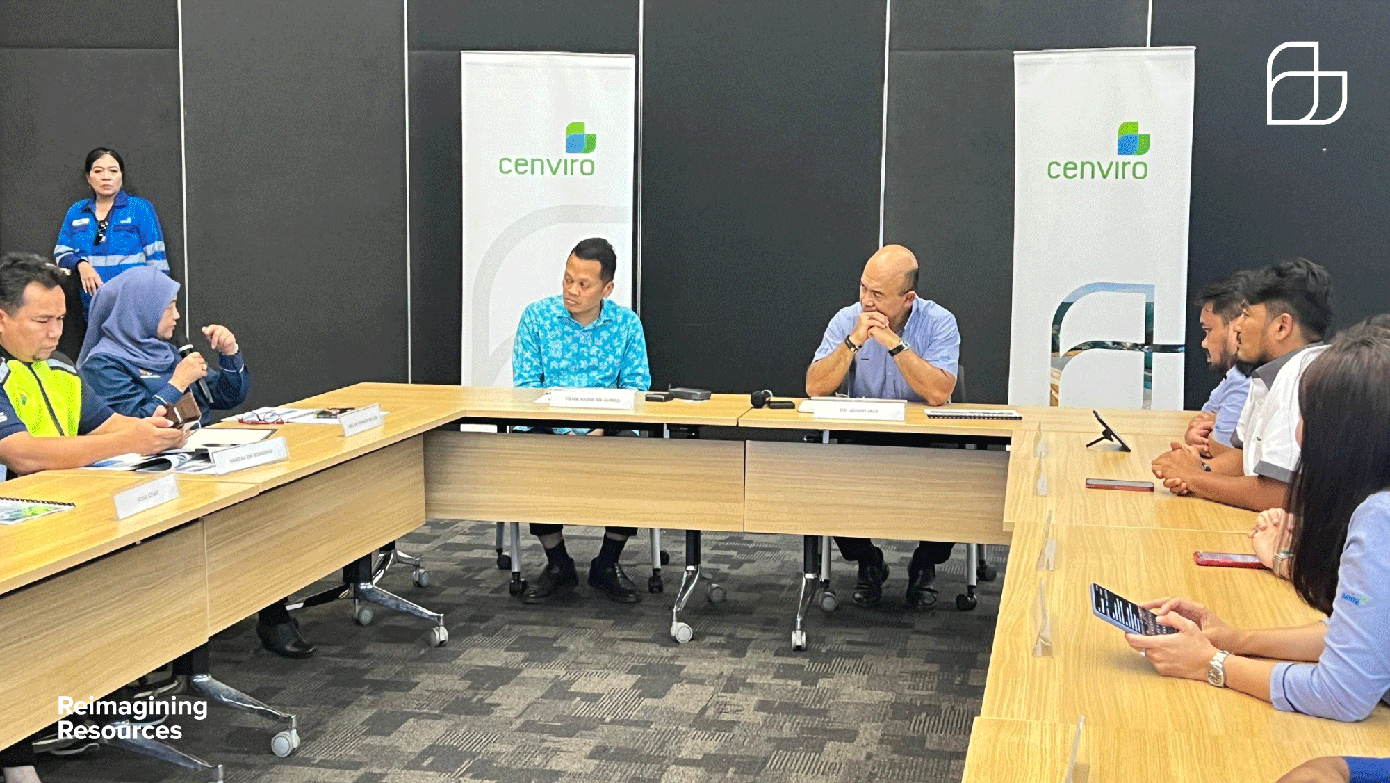 The Minister of NRES visited Cenviro Waste Management Centre in Negeri ...